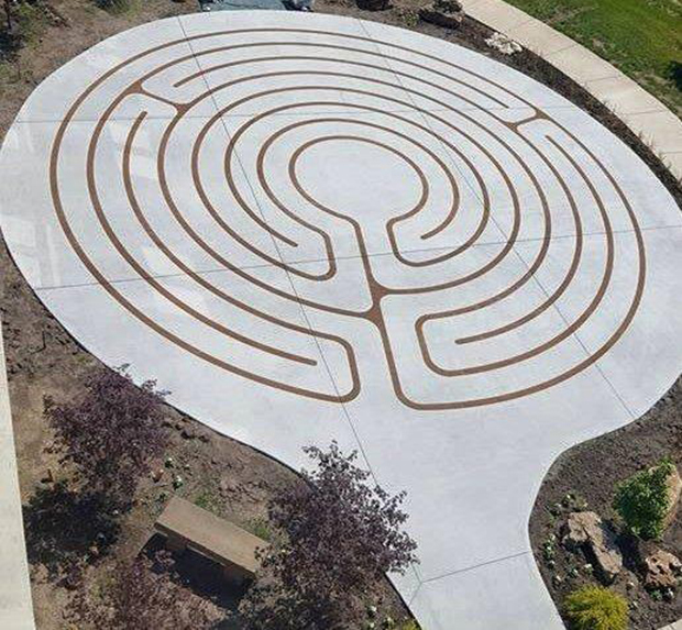 Walking the Labyrinth - HealthyCells Magazine