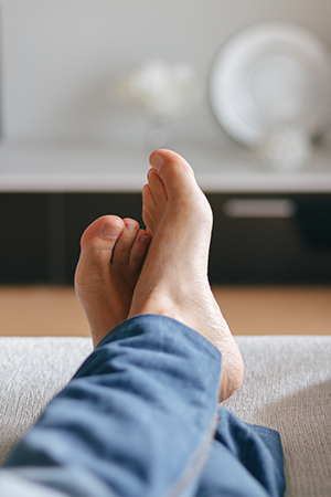 Your Feet Are Talking to You - HealthyCells Magazine